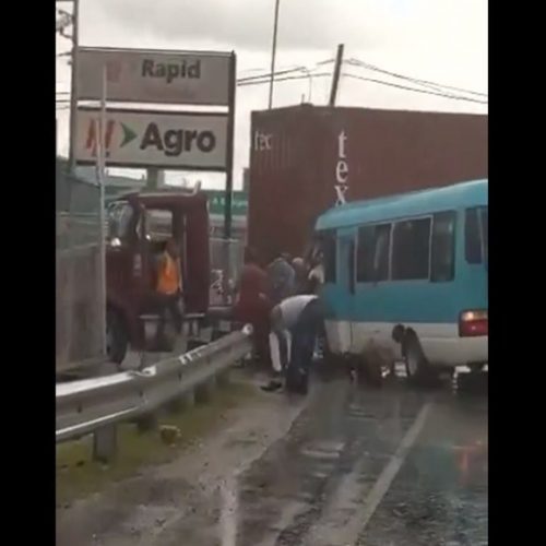 WATCH: Trailer, bus crash sparks big online debate; who was wrong? Loop ...